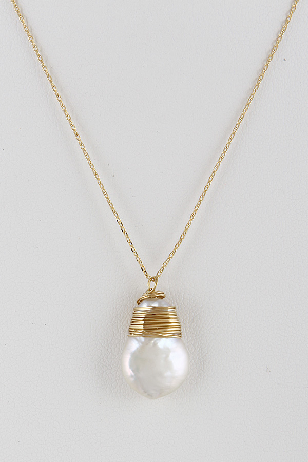ON6471 GOLD CREAM Cute Pearl Pendant Necklace 9BCD9 - Pendants